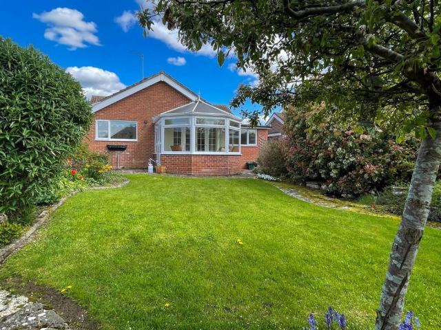 3 bedroom bungalow to rent