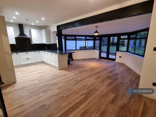 3 bedroom bungalow to rent