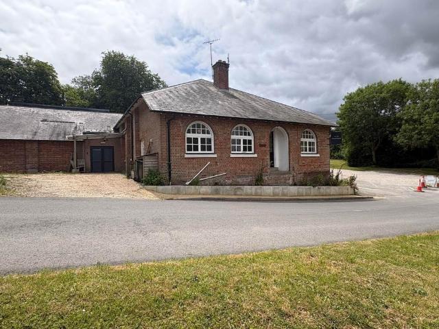 3 bedroom bungalow to rent