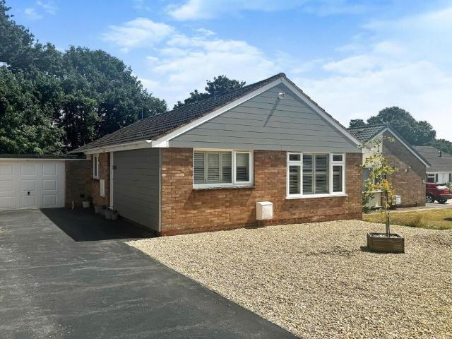 3 bedroom bungalow to rent
