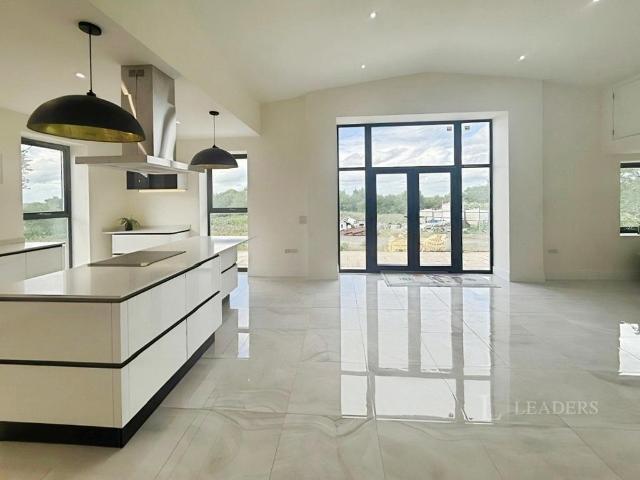 3 bedroom bungalow to rent