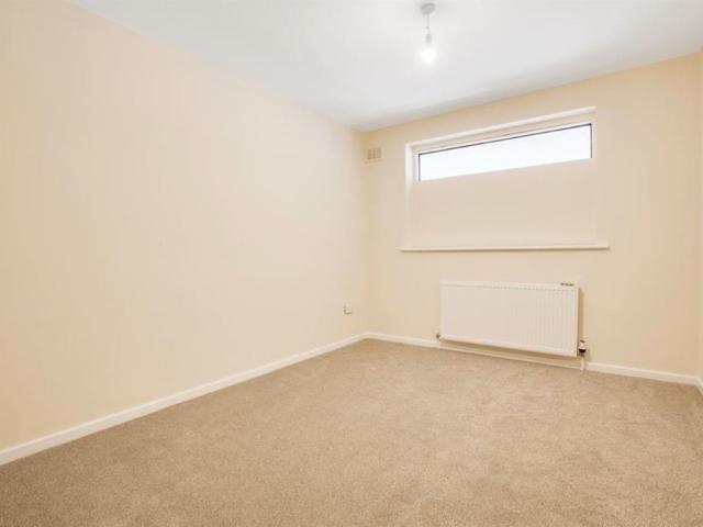 3 bedroom Bungalow To Rent