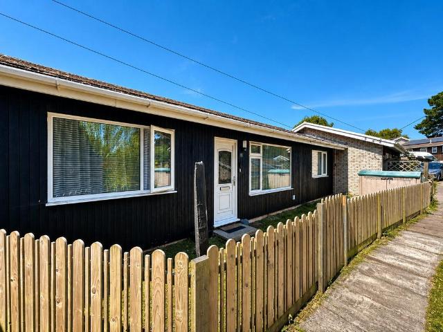 3 bedroom bungalow to rent