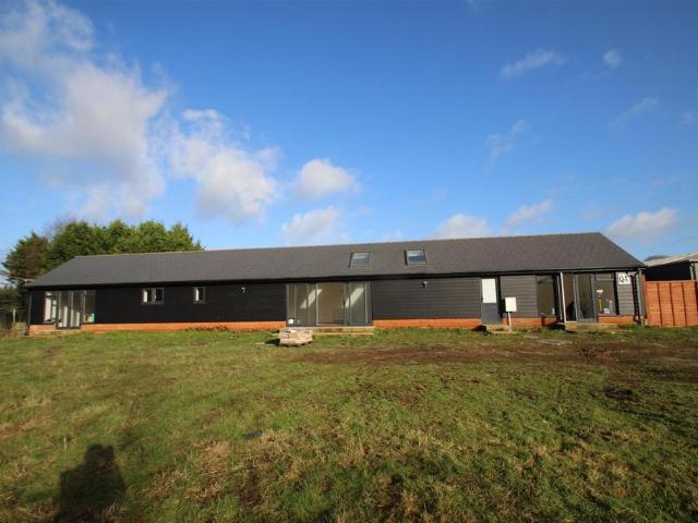 3 bedroom bungalow to rent