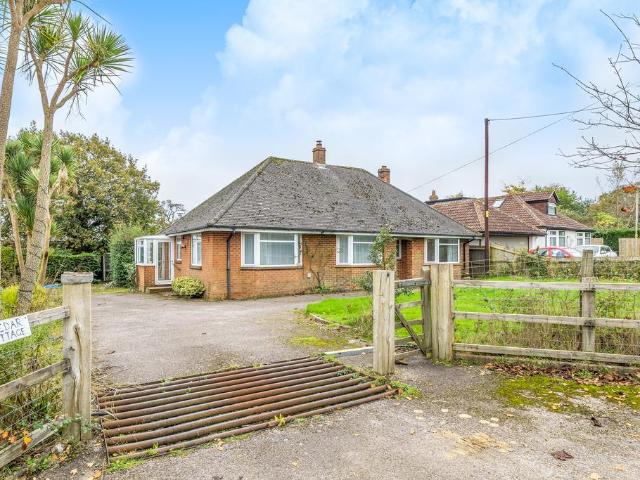 3 bedroom bungalow to rent