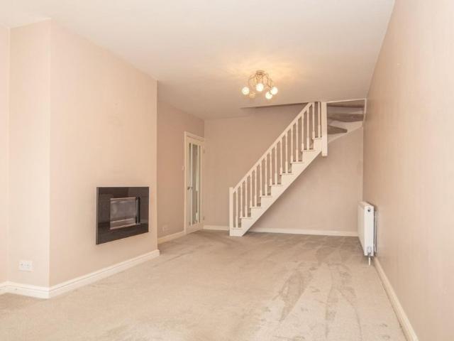 3 bedroom Bungalow To Rent
