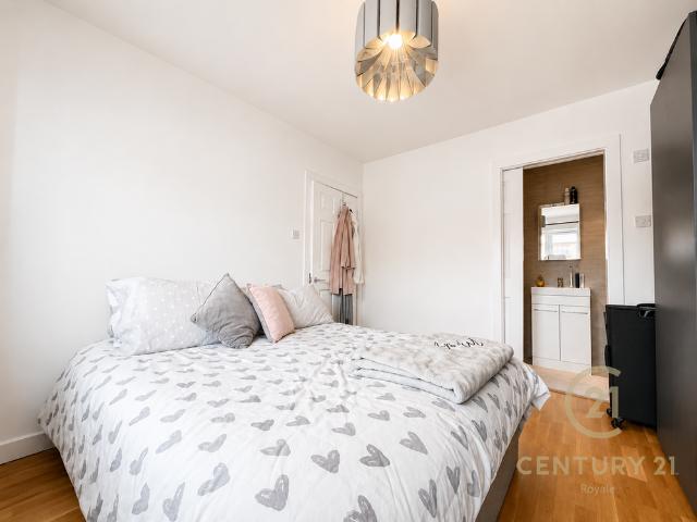 3 bedroom bungalow to rent