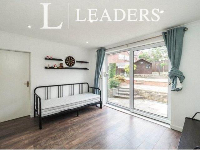 3 bedroom bungalow to rent