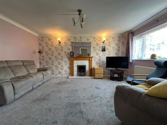 3 bedroom bungalow to rent