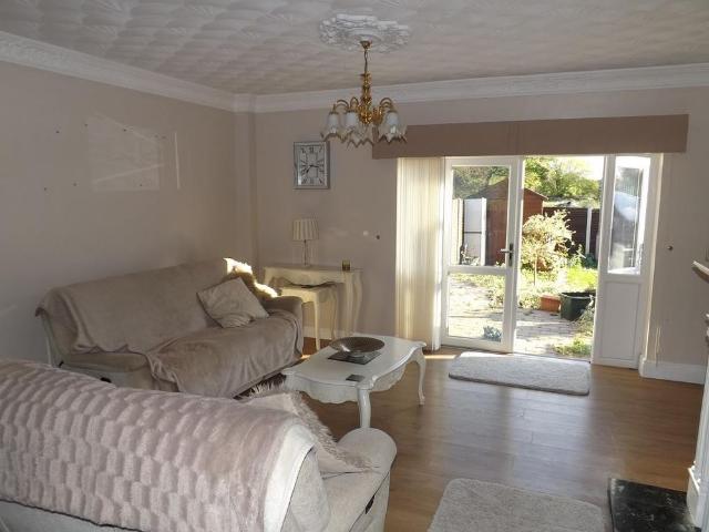 3 bedroom bungalow to rent