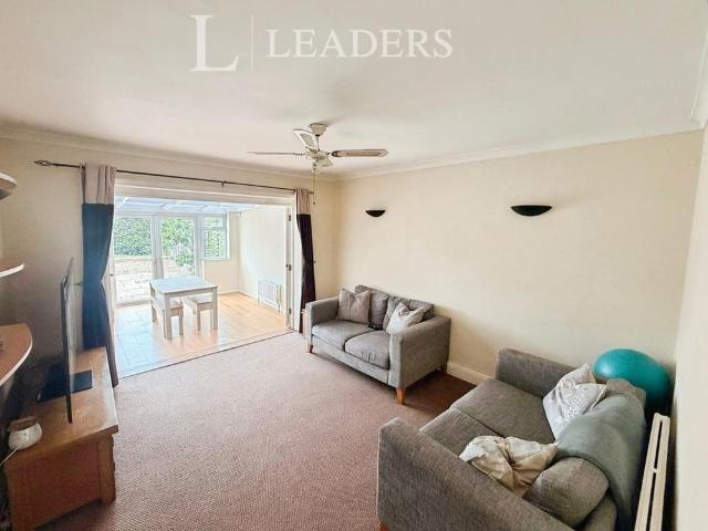 3 bedroom bungalow to rent