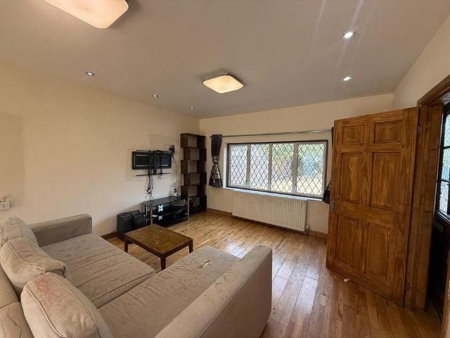 3 bedroom bungalow to rent