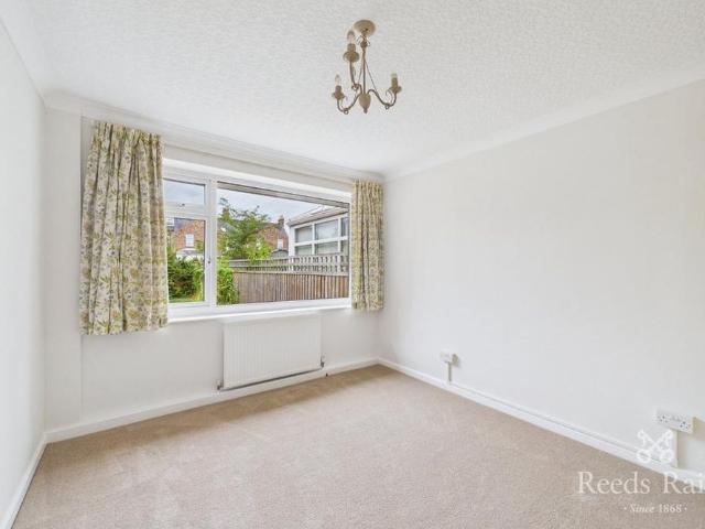 3 bedroom bungalow to rent