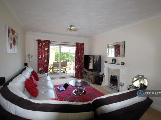 3 bedroom bungalow to rent