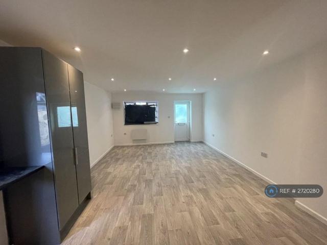 3 bedroom bungalow to rent