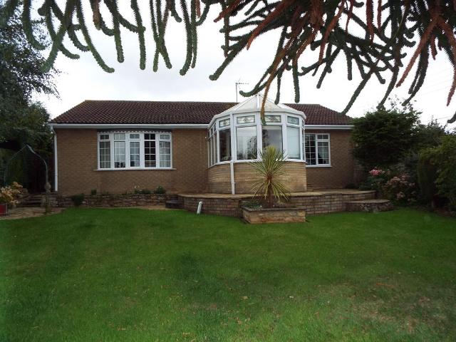 3 bedroom bungalow to rent