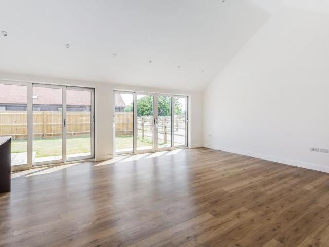 3 bedroom bungalow to rent