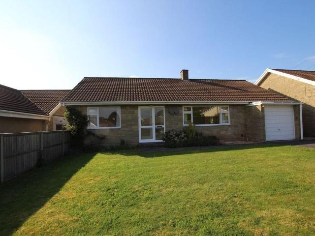 3 bedroom bungalow to rent