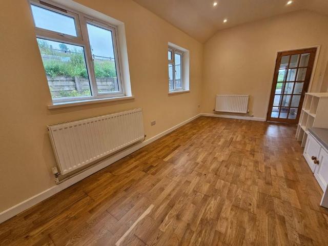 3 bedroom bungalow to rent