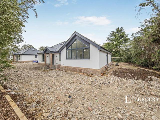3 bedroom bungalow to rent