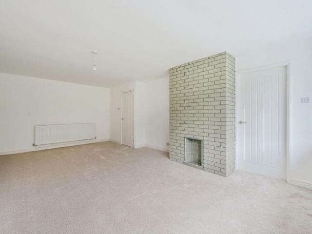 3 bedroom bungalow to rent