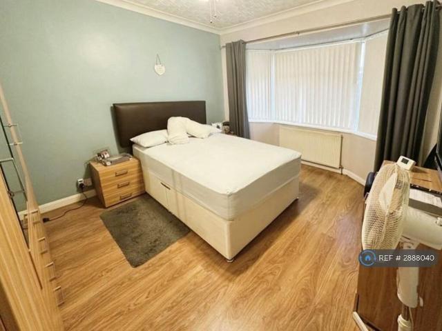 3 bedroom bungalow to rent