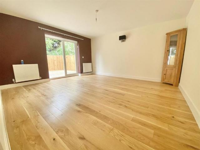 3 bedroom detached bungalow to rent