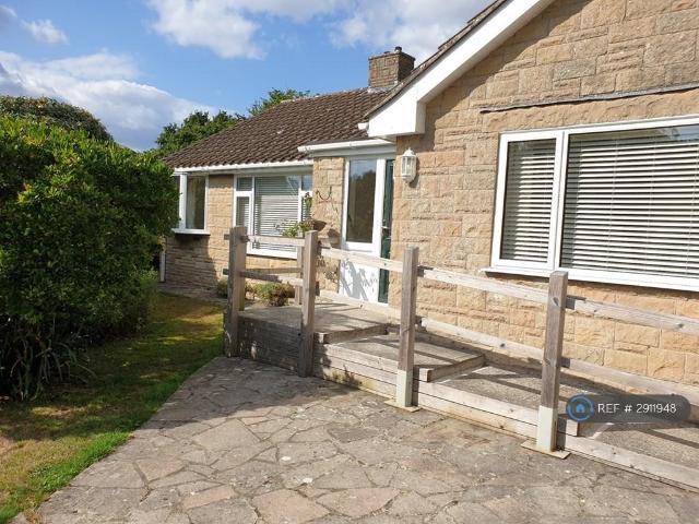3 bedroom bungalow to rent