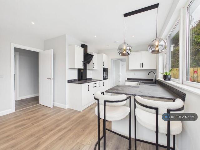 3 bedroom bungalow to rent