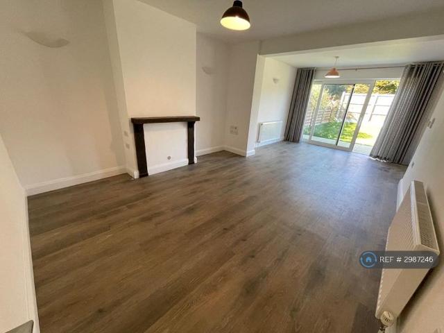 3 bedroom bungalow to rent