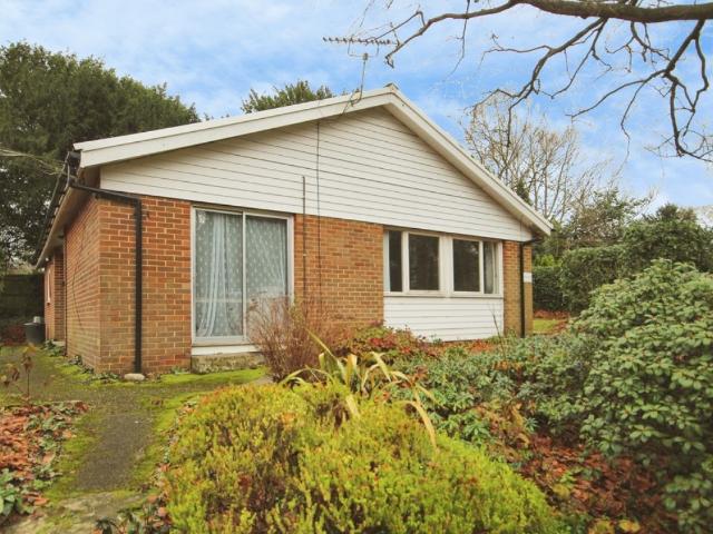 3 bedroom Bungalow To Rent