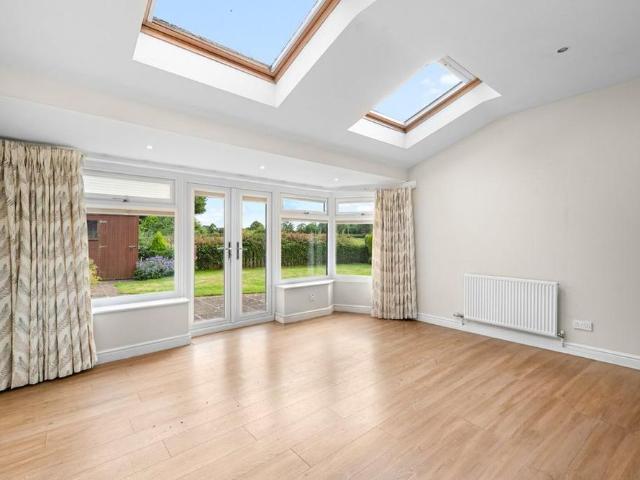 3 bedroom bungalow to rent