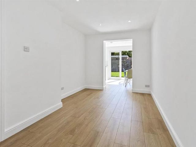 3 bedroom bungalow to rent