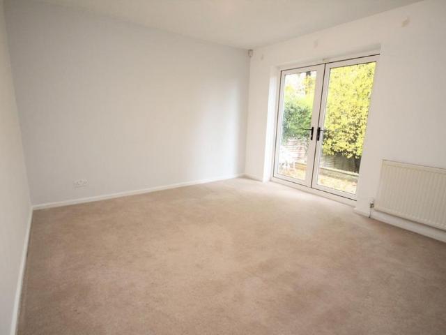 3 bedroom Bungalow To Rent