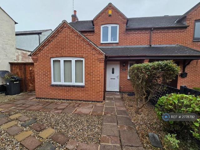 3 bedroom semi detached house to rent