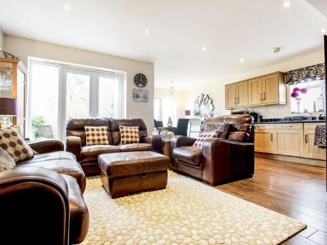 3 bedroom bungalow to rent