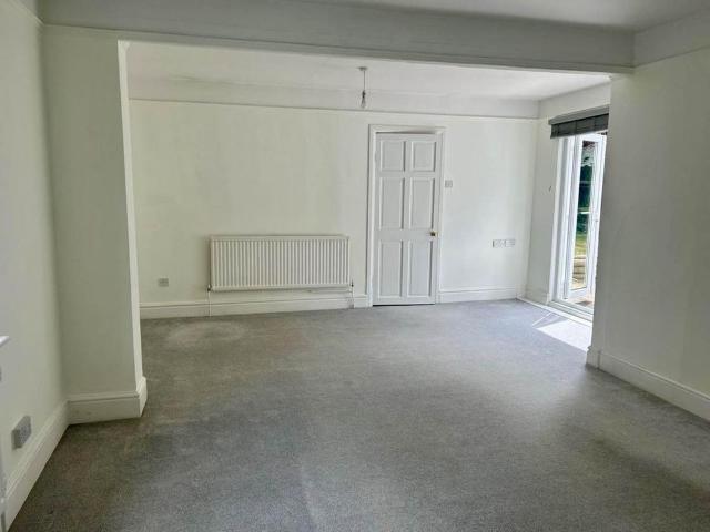 3 bedroom bungalow to rent