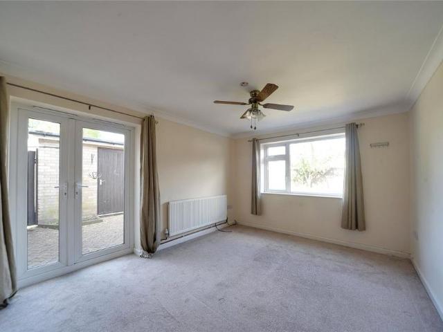 3 bedroom bungalow to rent