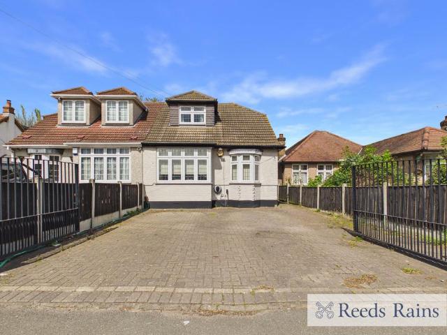 3 bedroom bungalow to rent