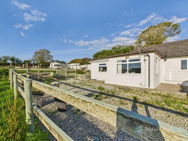 3 bedroom Bungalow To Rent