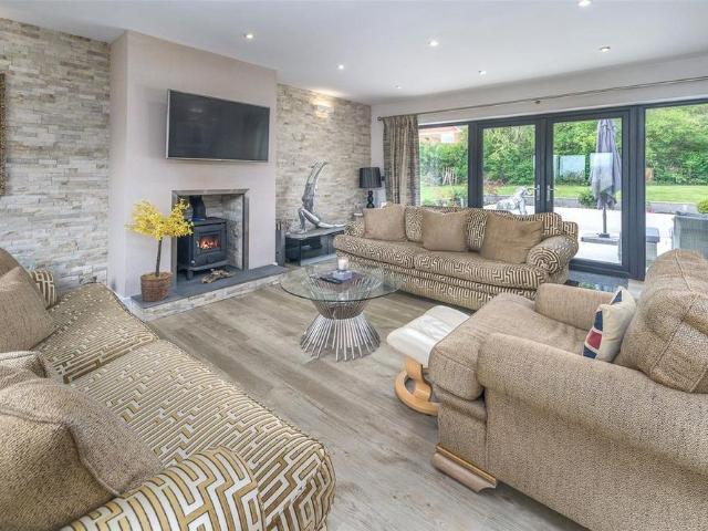 3 bedroom bungalow to rent