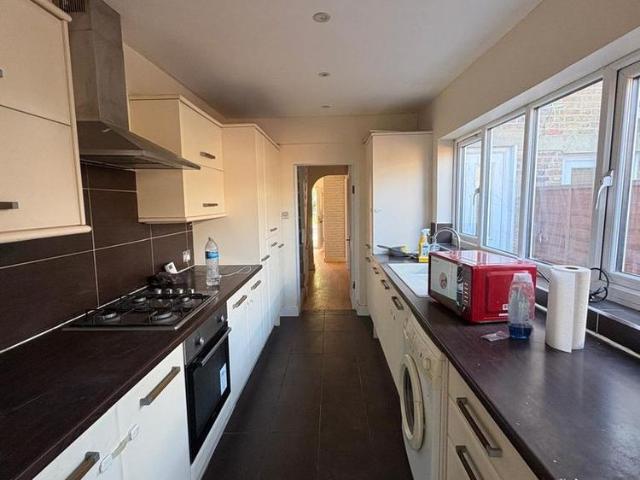 3 bedroom bungalow to rent