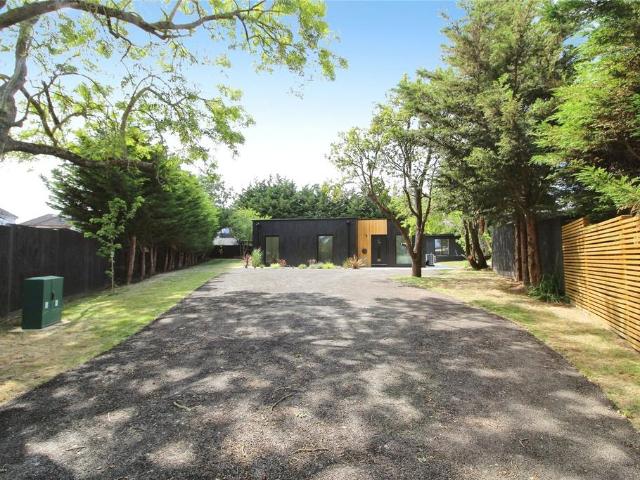3 bedroom bungalow to rent