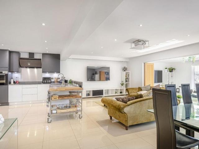 3 bedroom bungalow to rent