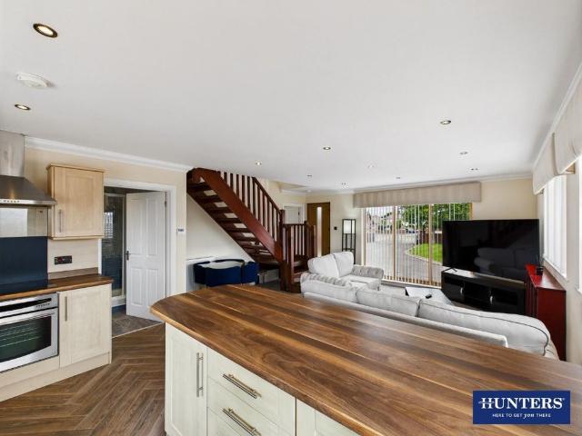 3 bedroom Bungalow To Rent