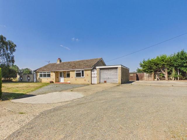 3 bedroom bungalow to rent