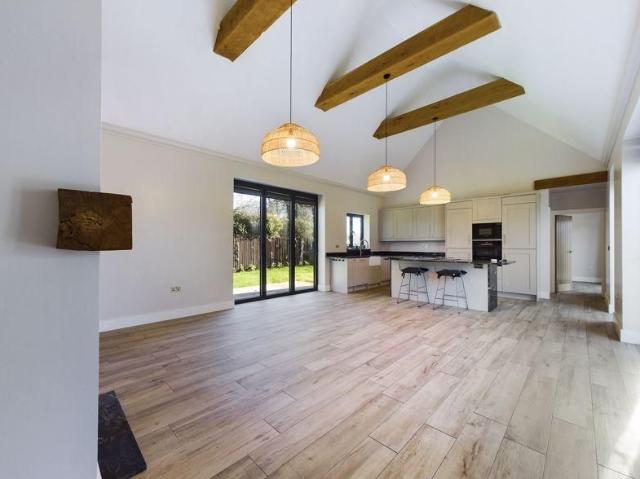 3 bedroom bungalow to rent