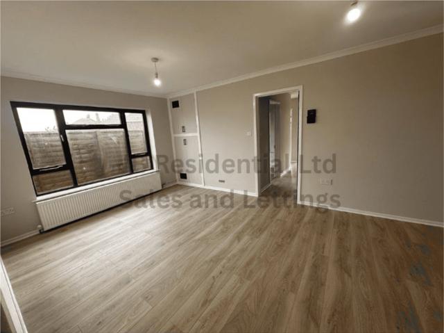 3 bedroom bungalow to rent