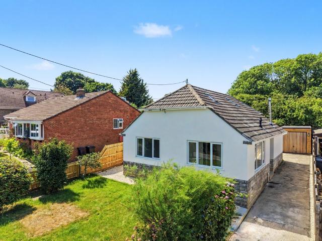 3 bedroom Bungalow To Rent