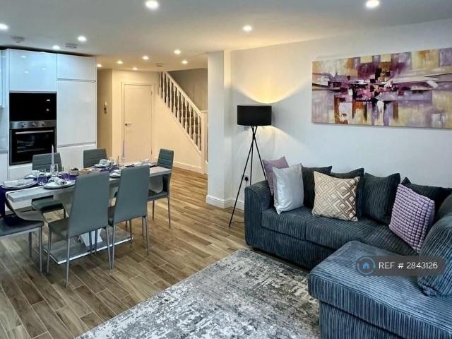 3 bedroom bungalow to rent